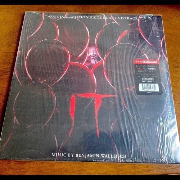 Media | Stephen King It Soundtrack Colored Vinyl Red And White Lp Fye ...